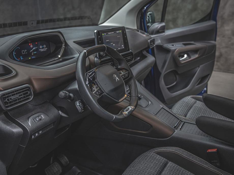 Peugeot Rifter e-Rifter GT Line 50kWh WLTP 282km NAVI KAM. LED PANO ...