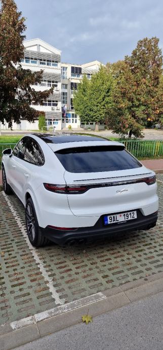 Porsche Cayenne 10/22*5500 km*garancija i servisni paket do 10/2027 ...