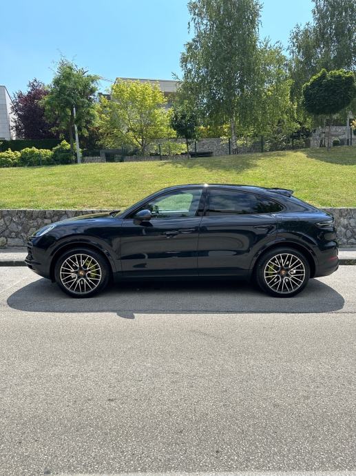 Porsche Cayenne coupe 3.0 Hybrid Tiptronic automatik, 2021 god.