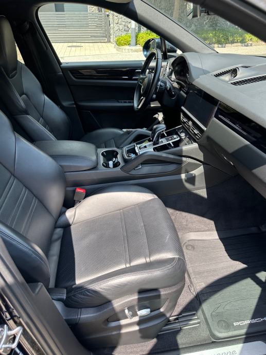 Porsche Cayenne coupe 3.0 Hybrid Tiptronic automatik, 2021 god.