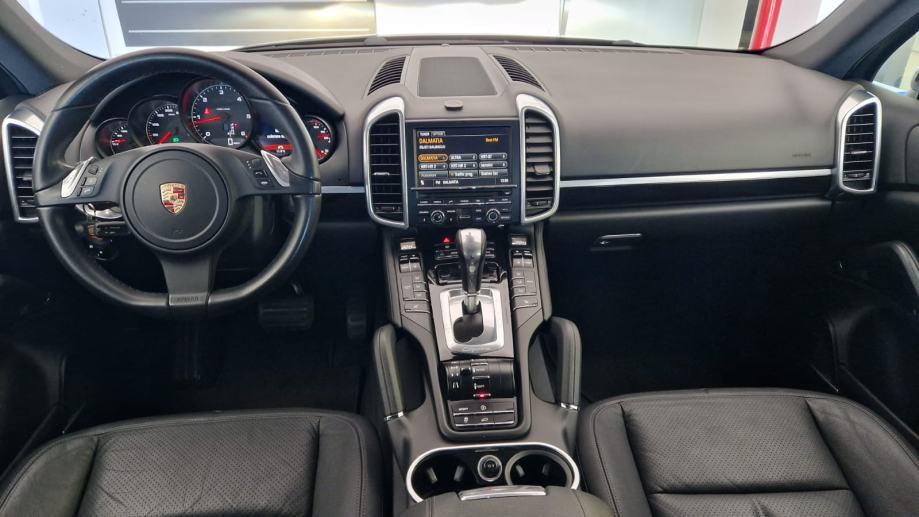 Porsche Cayenne 3,0 TDI *NAVI*TEMPOMAT*ZRAČNI OVJES*, 2012 god.