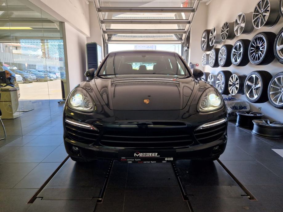 Porsche Cayenne 3,0 TDI *NAVI*TEMPOMAT*ZRAČNI OVJES*, 2012 god.