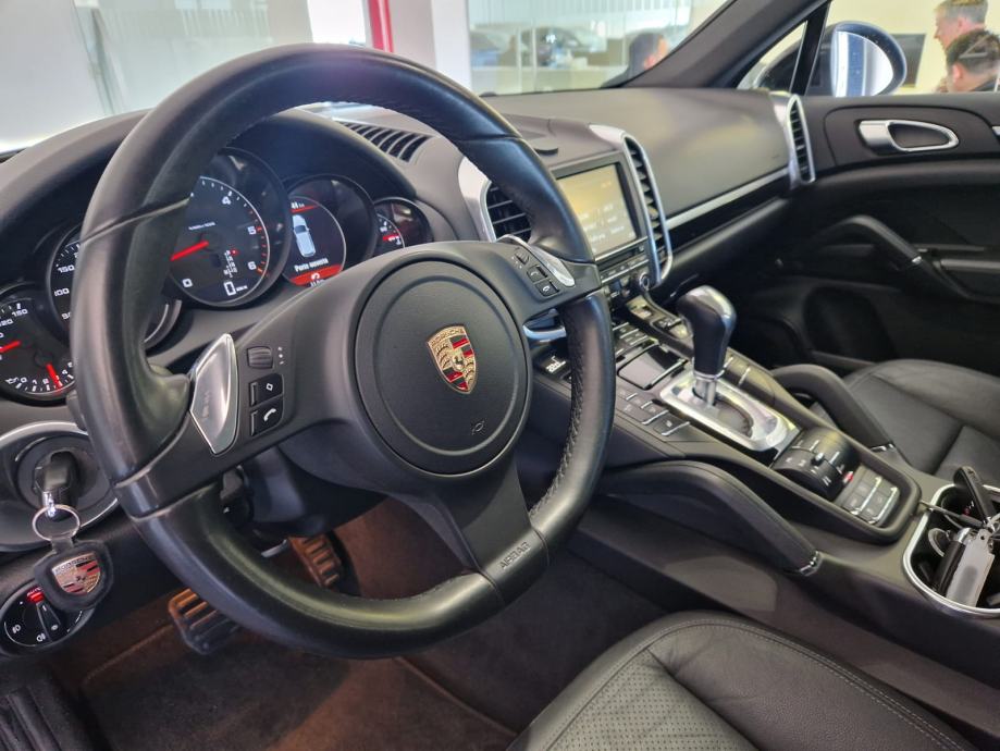 Porsche Cayenne 3,0 TDI *NAVI*TEMPOMAT*ZRAČNI OVJES*, 2012 god.