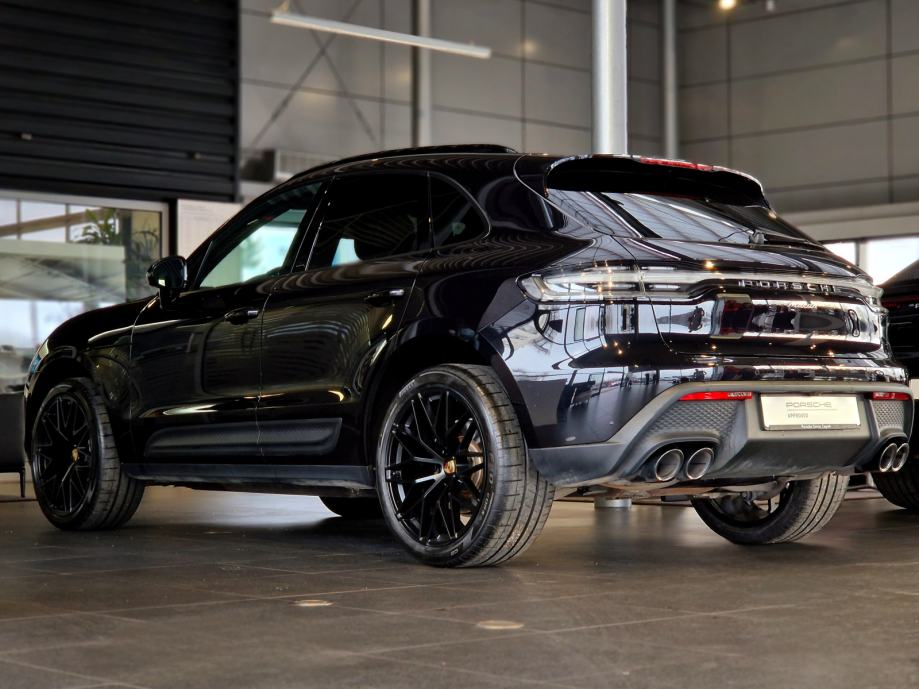 Porsche Macan III (PORSCHE APPROVED JAMSTVO), 2023 god.
