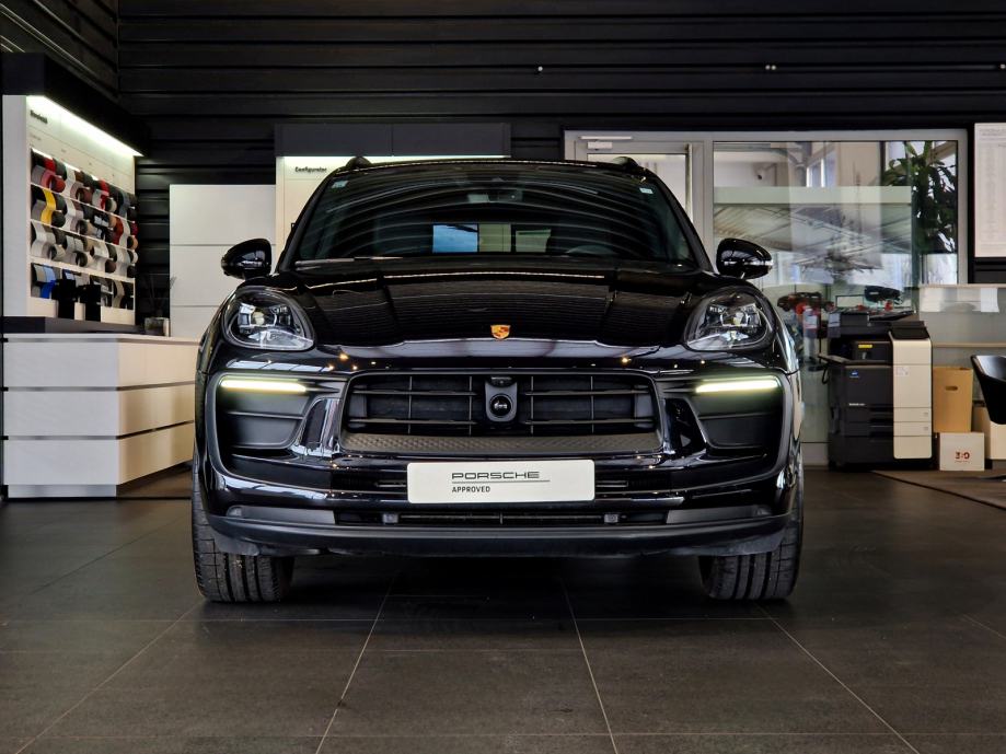 Porsche Macan III (PORSCHE APPROVED JAMSTVO), 2023 god.