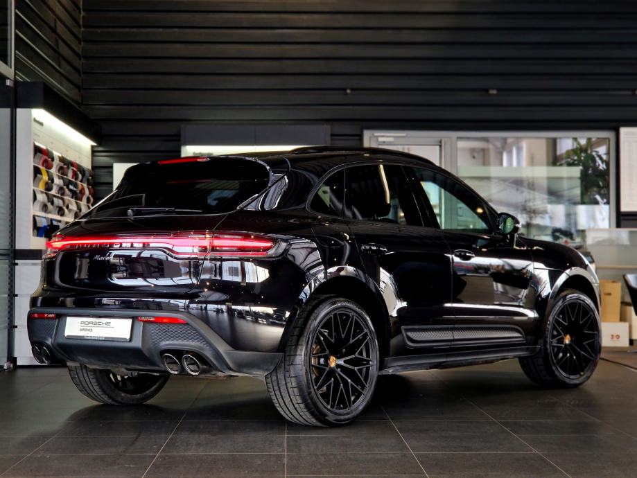 Porsche Macan III (PORSCHE APPROVED JAMSTVO), 2023 god.