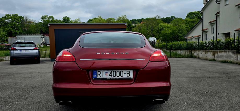Porsche Panamera **top stanje vozila**, 2011 god.