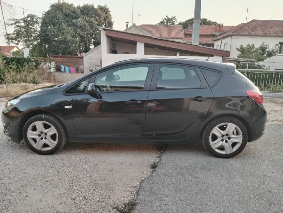 Prodaje se:, 2013 god.