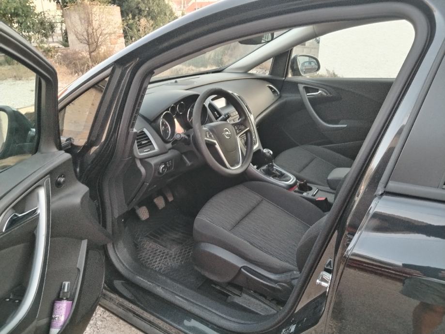 Prodaje se:, 2013 god.