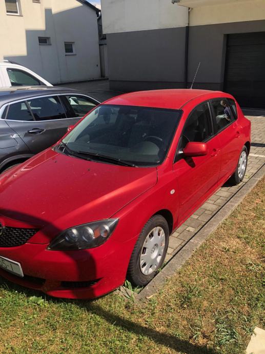 Prodajem Mazdu 3 - HR auto malo kilometara!, 2004 god.