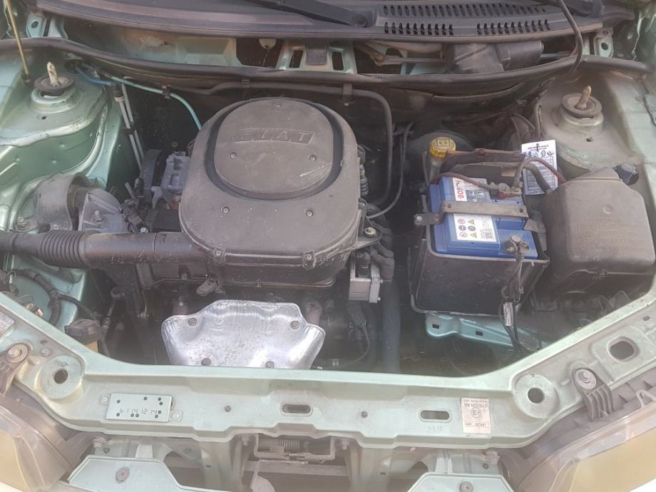 Prodajem hitno punta cijena povoljna, 2001 god.