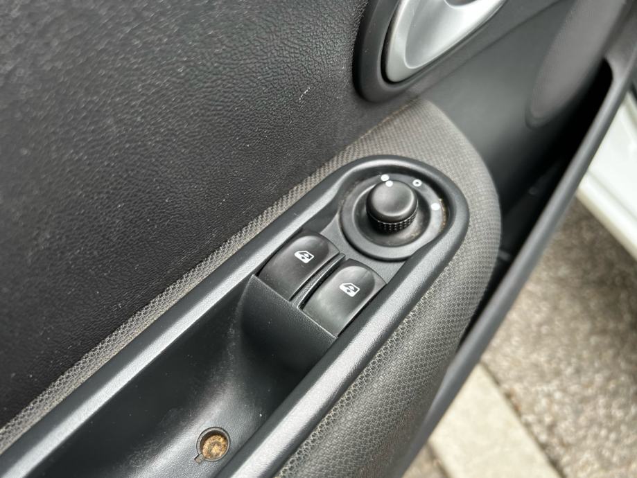 Renault Clio 1,2 16V TCe Ice Watch *76kw*5 VRATA*SERVISNA*, 2011 god.