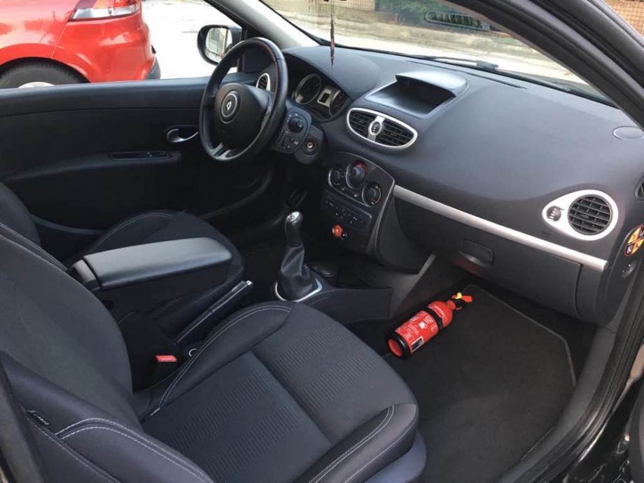 Renault Clio 1,5 dCi - EXPRESSION - ICE WATCH paket opreme!, 2012 god.
