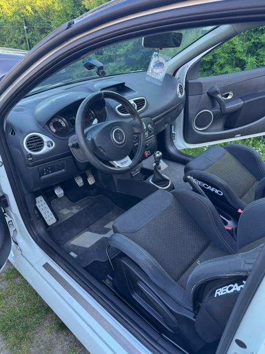 Renault Clio 2,0 16V Sport, 2012 god.