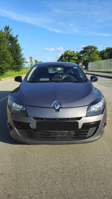 Renault Megane 1,5 dCi, nav., temp., park. senz, 81kw, reg. do 12/2024 ...