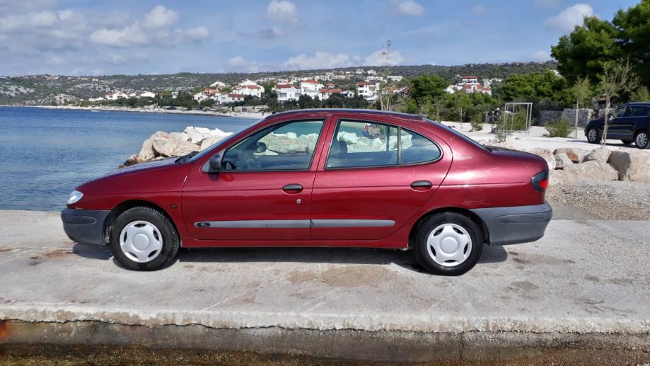 Renault Megane Classic Classic 1,4 e, 1997 god.