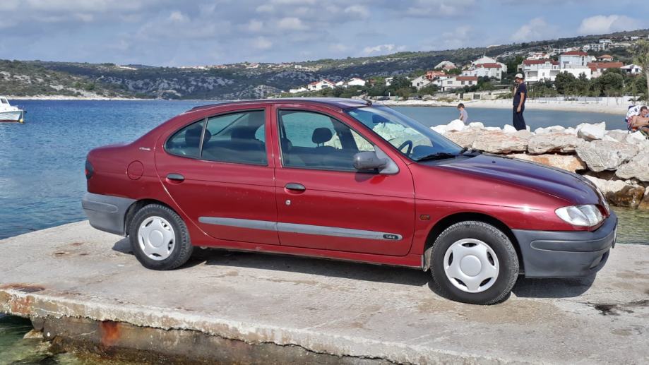 Renault Megane Classic Classic 1,4 e, 1997 god.