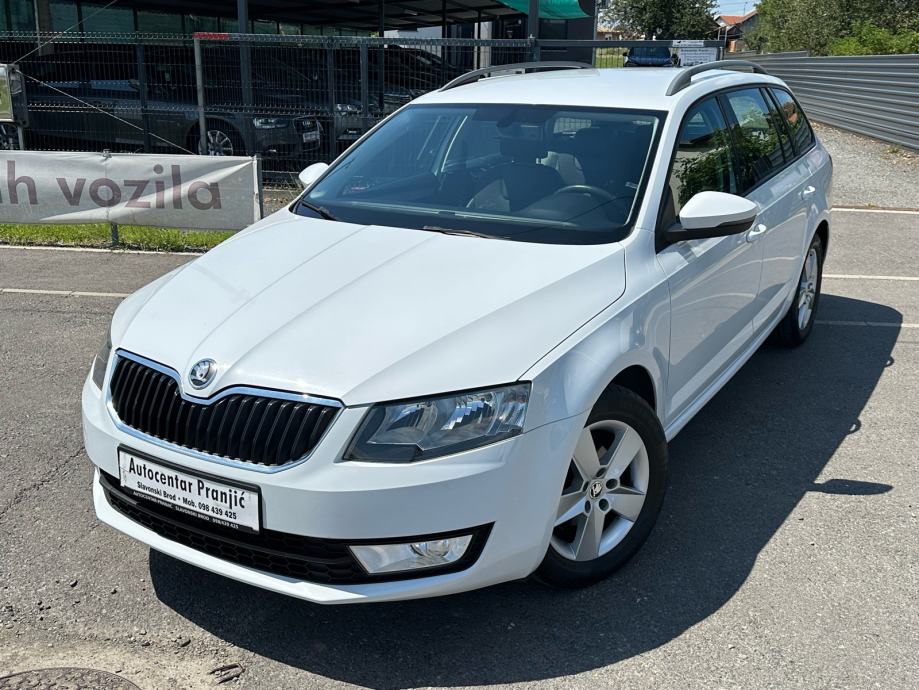 Škoda Octavia Combi 1,6 TDI navigacija car-pass veliki servis odrađen ...