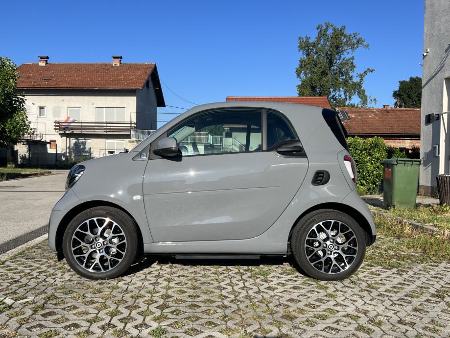 ⚡️Smart EQ fortwo Prime Exclusive JBL 12/22 posebna boja garan 12/24 ⚡ ...