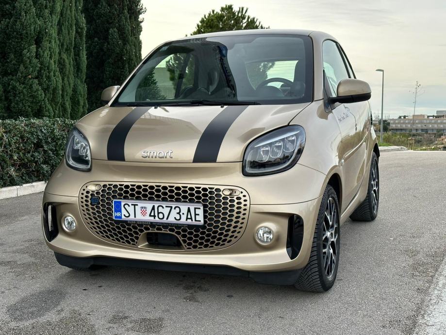 Smart EQ fortwo SPORT gold, full oprema, kamera, senzori, koža, radar ...