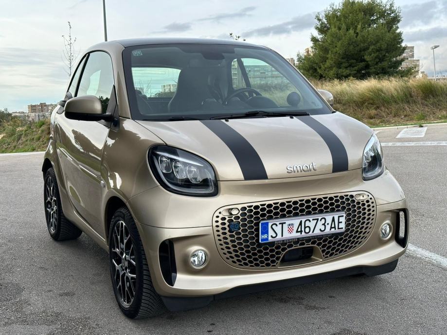 Smart EQ fortwo SPORT gold, full oprema, kamera, senzori, koža, radar ...