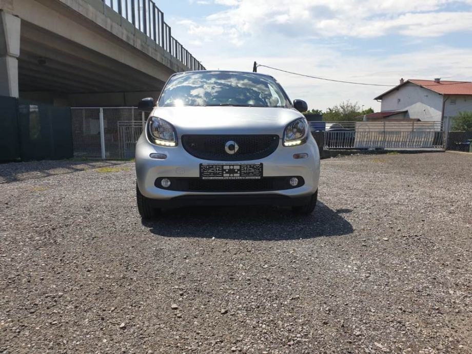 Smart forfour 453 prime NAV Automatik, 2015 god.