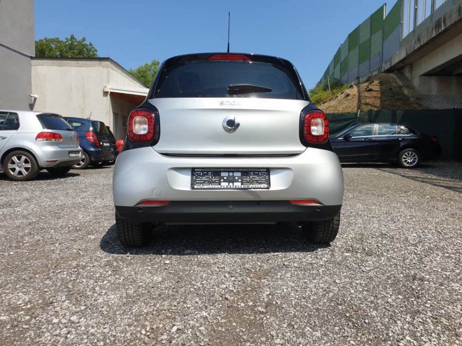 Smart forfour 453 prime NAV Automatik, 2015 god.