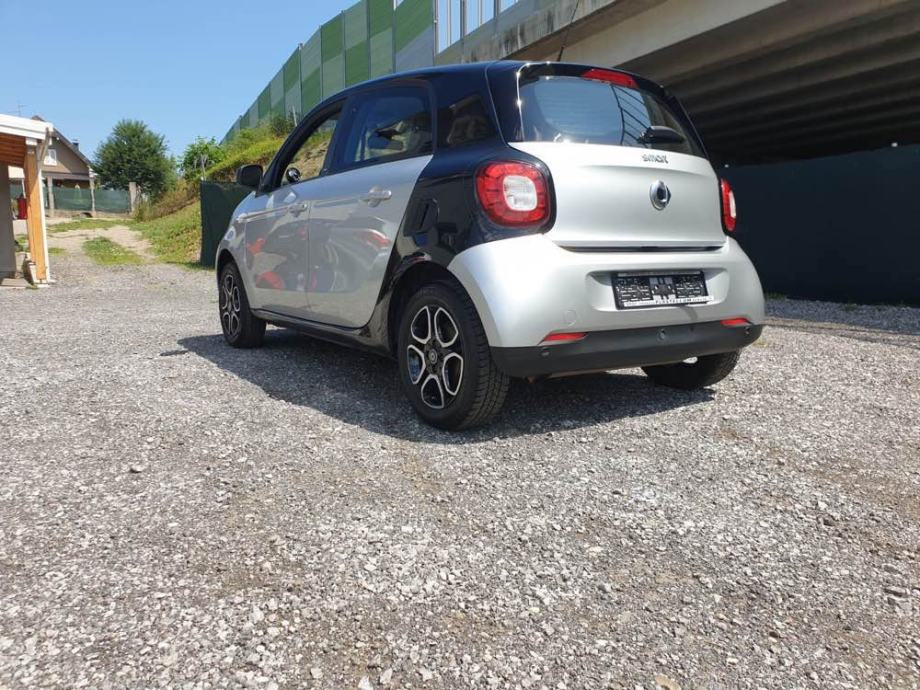 Smart forfour 453 prime NAV Automatik, 2015 god.