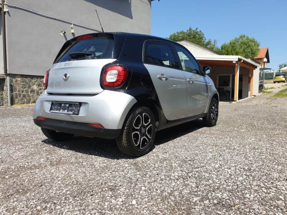Smart forfour 453 prime NAV Automatik, 2015 god.