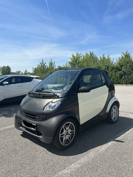Smart fortwo cabrio, 2003 god.