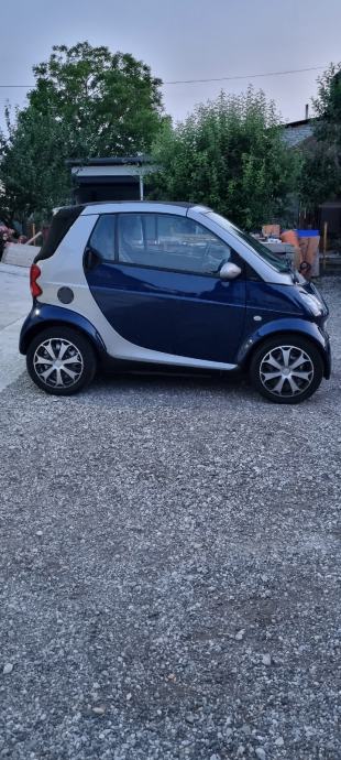 Smart fortwo cabrio 700, 2004 god.