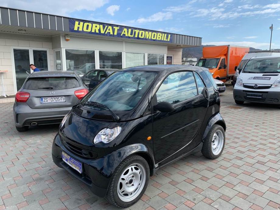 Smart fortwo coupe 2004.; 45 kw; Klima; Registriran, 2004 god.