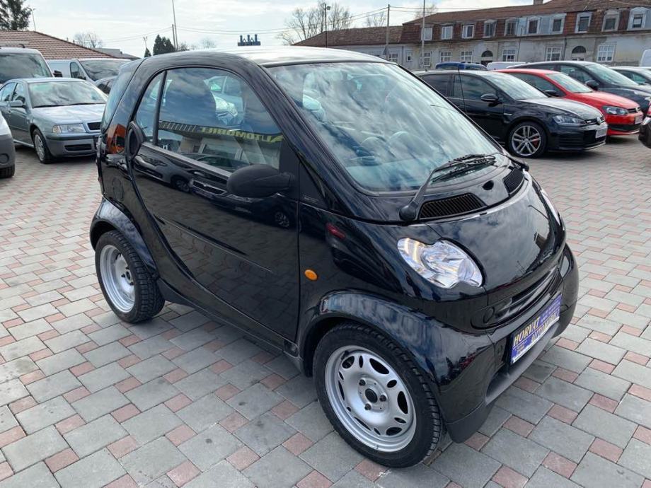 Smart fortwo coupe 2004.; 45 kw; Klima; Registriran, 2004 god.
