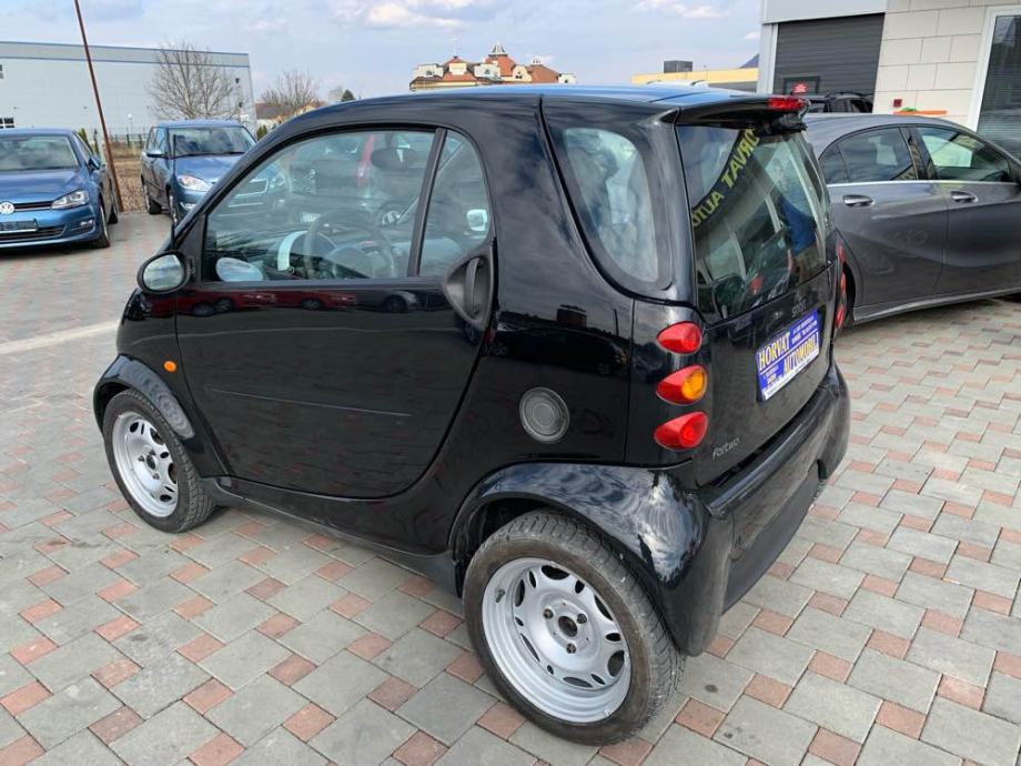 Smart fortwo coupe 2004.; 45 kw; Klima; Registriran, 2004 god.