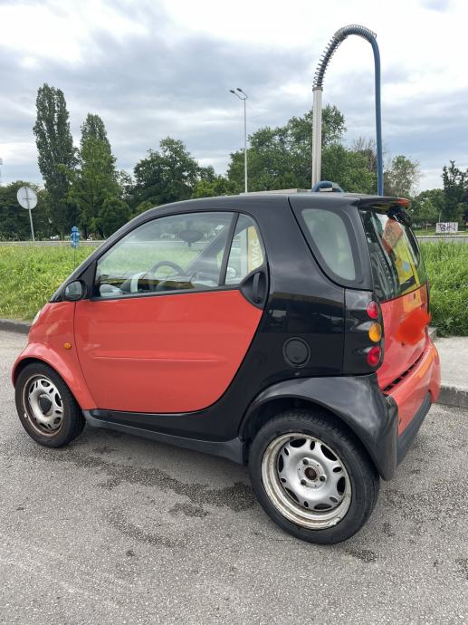 Smart fortwo coupe 450 - automatik, klima, reg do 11/23, 2001 god.