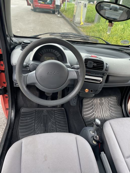 Smart fortwo coupe 450 - automatik, klima, reg do 11/23, 2001 god.