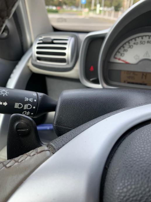 Smart fortwo 1.0 MHD 451,High style,klima,servo,panorama,automatik, F1 ...