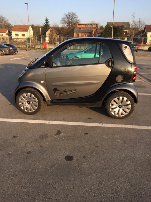Smart fortwo coupe Pulse REDIZAJN Automatik,klima,servo, 2003 god.