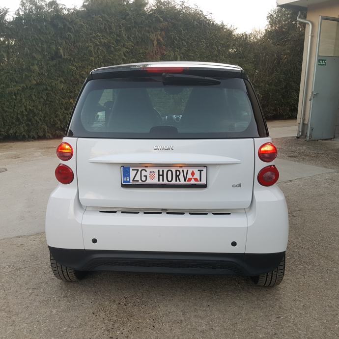 Smart fortwo cdi 40 kw SOFTTOUCH NOVI MODEL NA RATE!, 2013 god.