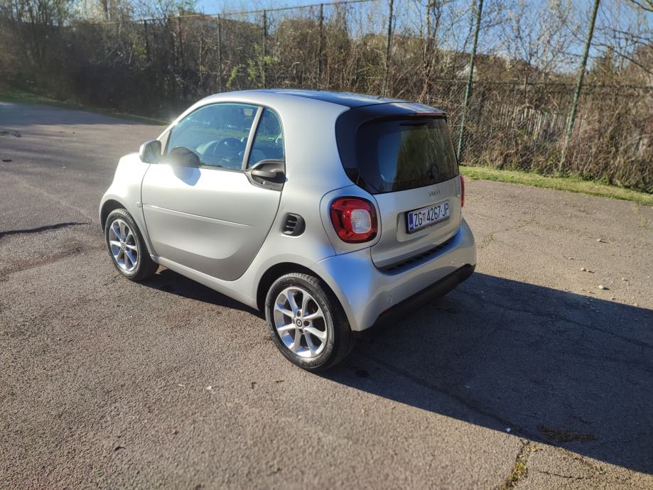 Smart fortwo coupe 453 Prime - koža, panorama, LED, REG 01/2025, 2016 god.