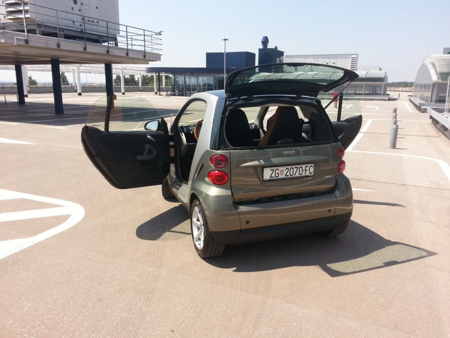 Smart fortwo LIMITED ONE F1 - MOGUĆA ZAMJENA ZA VEČI AUTO, 2007 god.