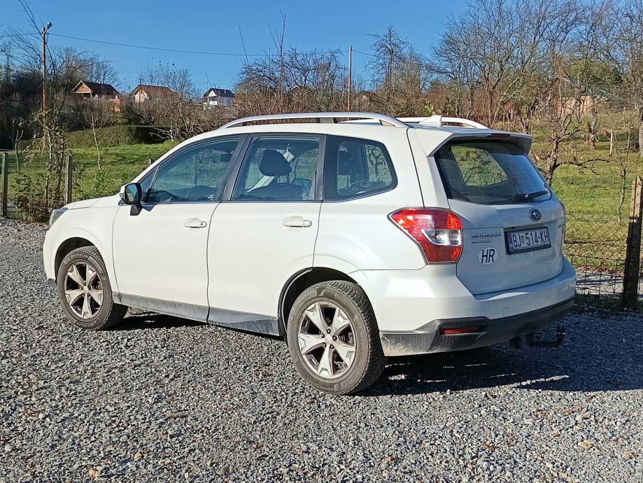 Subaru Forester 2,0 D automatik, 2015 god.