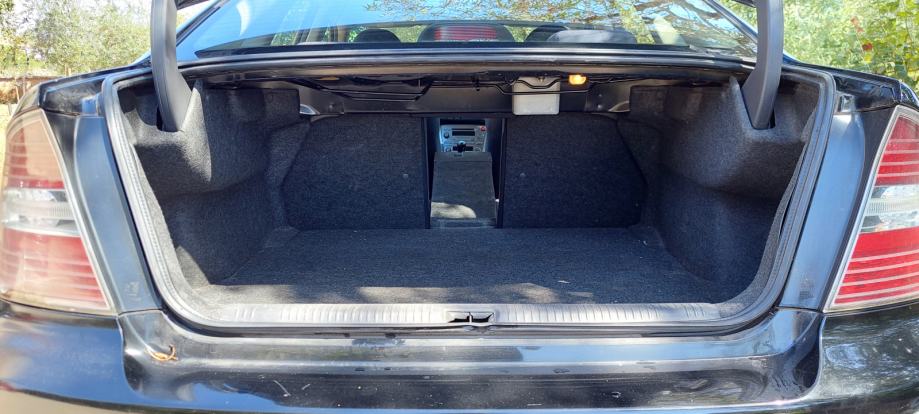 Subaru Legacy 2.0 R, 2006 god.