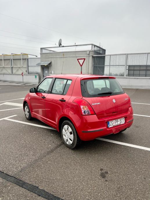 Suzuki Swift 1,3 **88000km**, 2009 god.