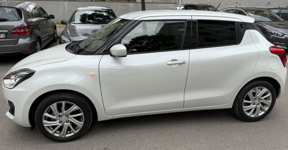 Suzuki Swift HB Swift 1.2 GL+ AC METALIC HYBRID, 2021 god.