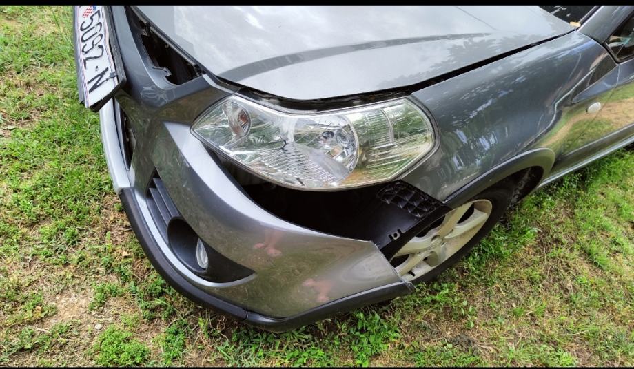 Suzuki SX4 1,6 4X4 LPG- karamboliran prednji dio, 2008 god.