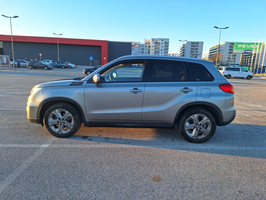 Suzuki Vitara 1,6 automatik, 2017 god.