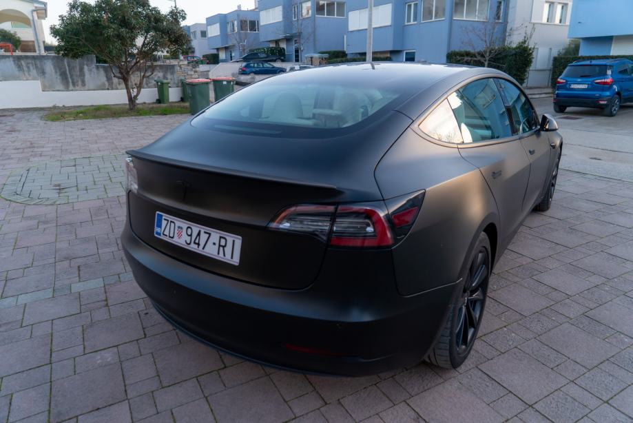 Tesla Model 3 Dual Motor AWD (Performance upgrade), 2019 god.