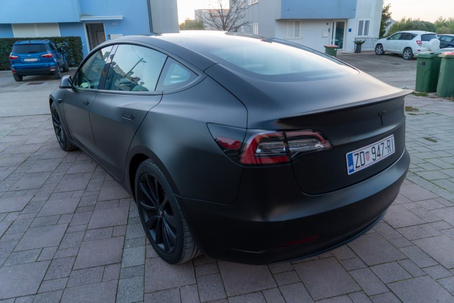 Tesla Model 3 Dual Motor AWD (Performance upgrade), 2019 god.