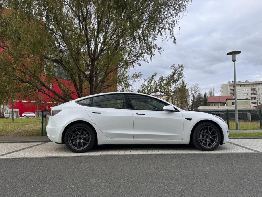 Tesla Model 3 LR, 2021 god.
